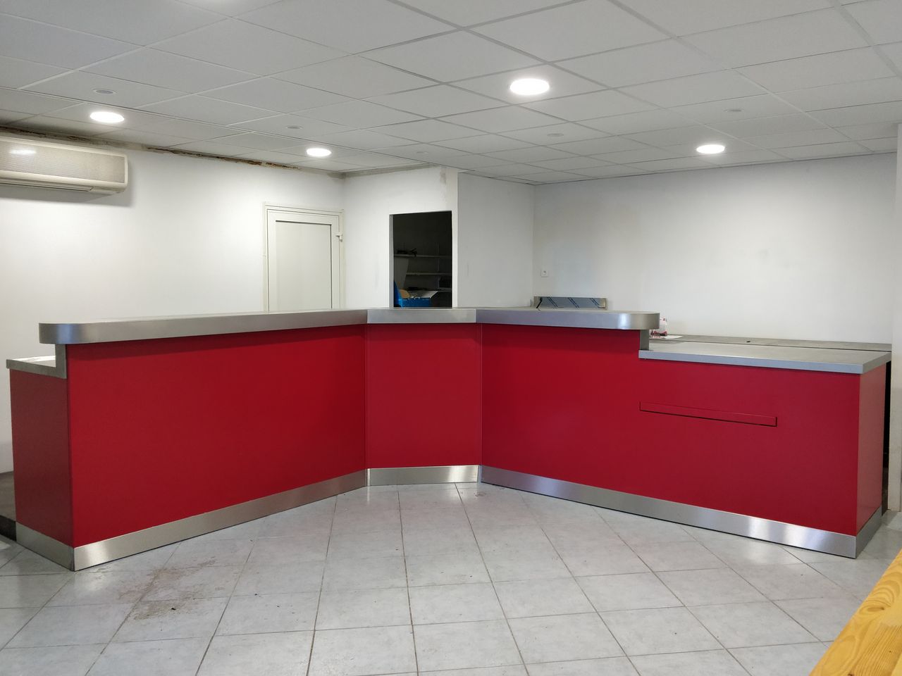 Bar sur mesure à structure inox