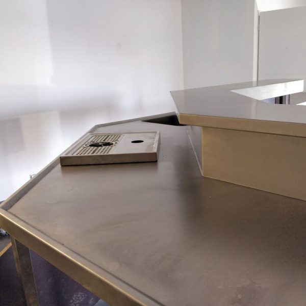 Bar sur mesure à structure inox